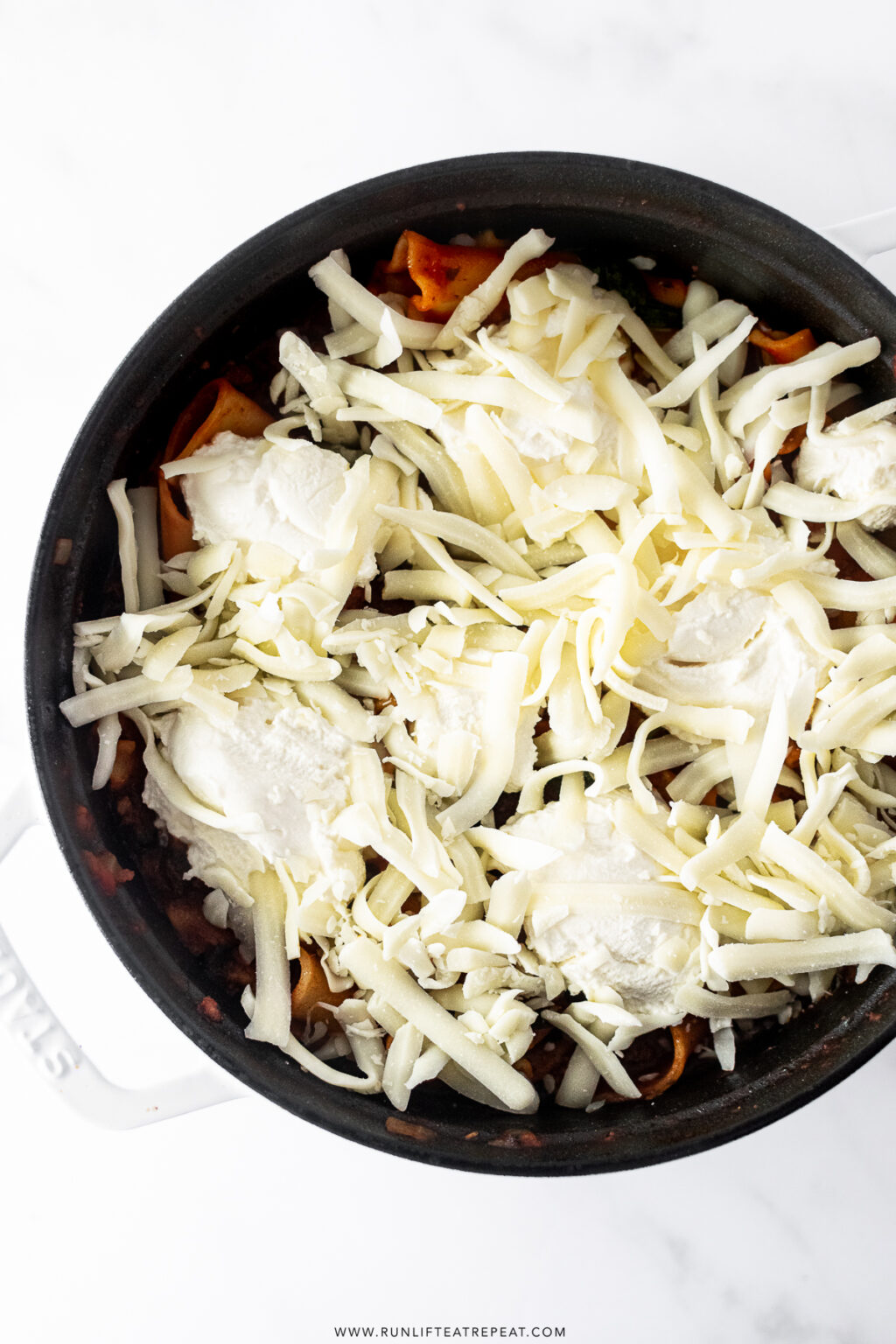 Super Easy One Pan Lasagna Recipe - Simple Everyday Recipes